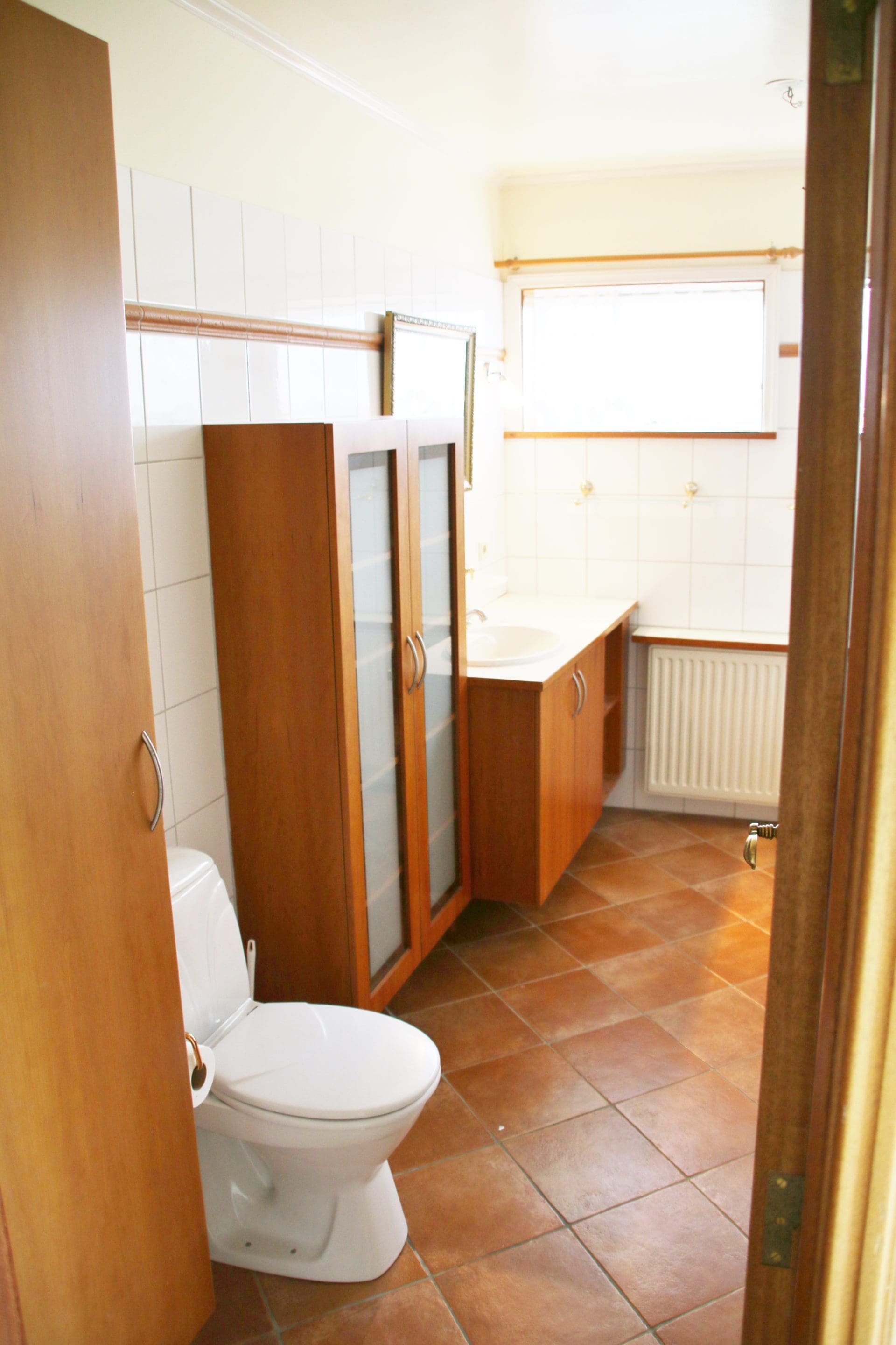 baðherbergið tekið í gegn... fyrir og eftir myndir