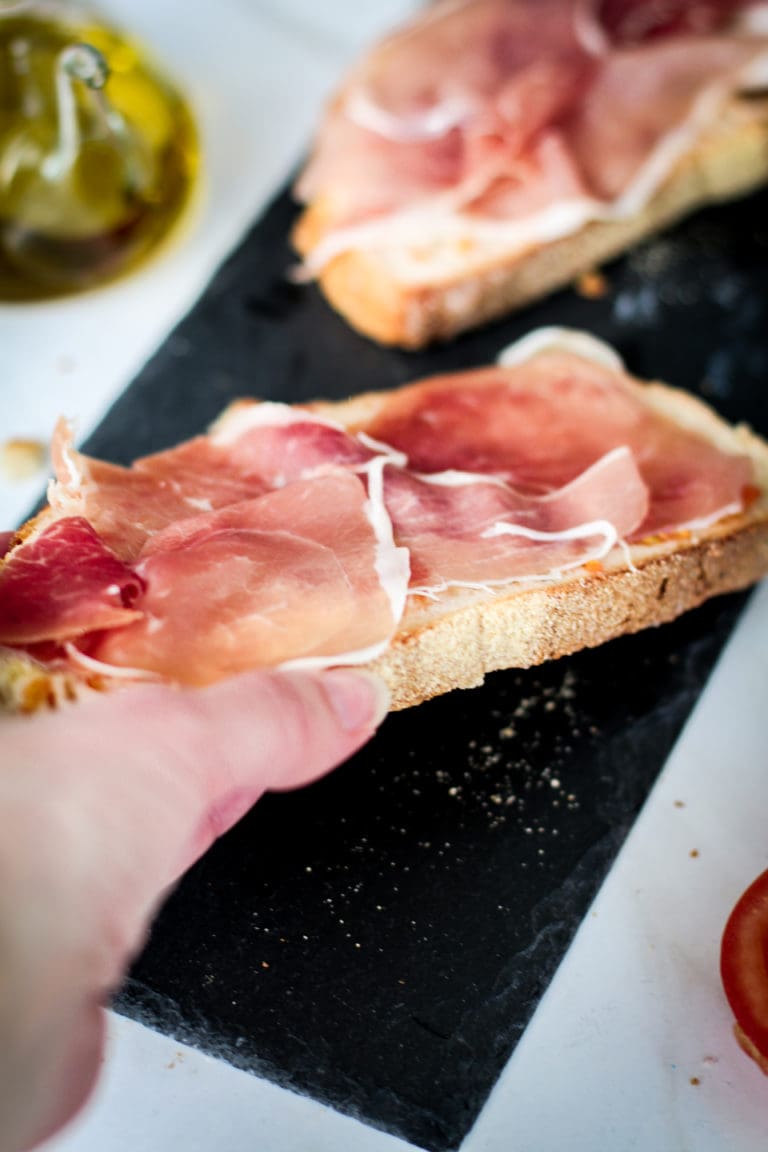 Pan con tomate y jamon