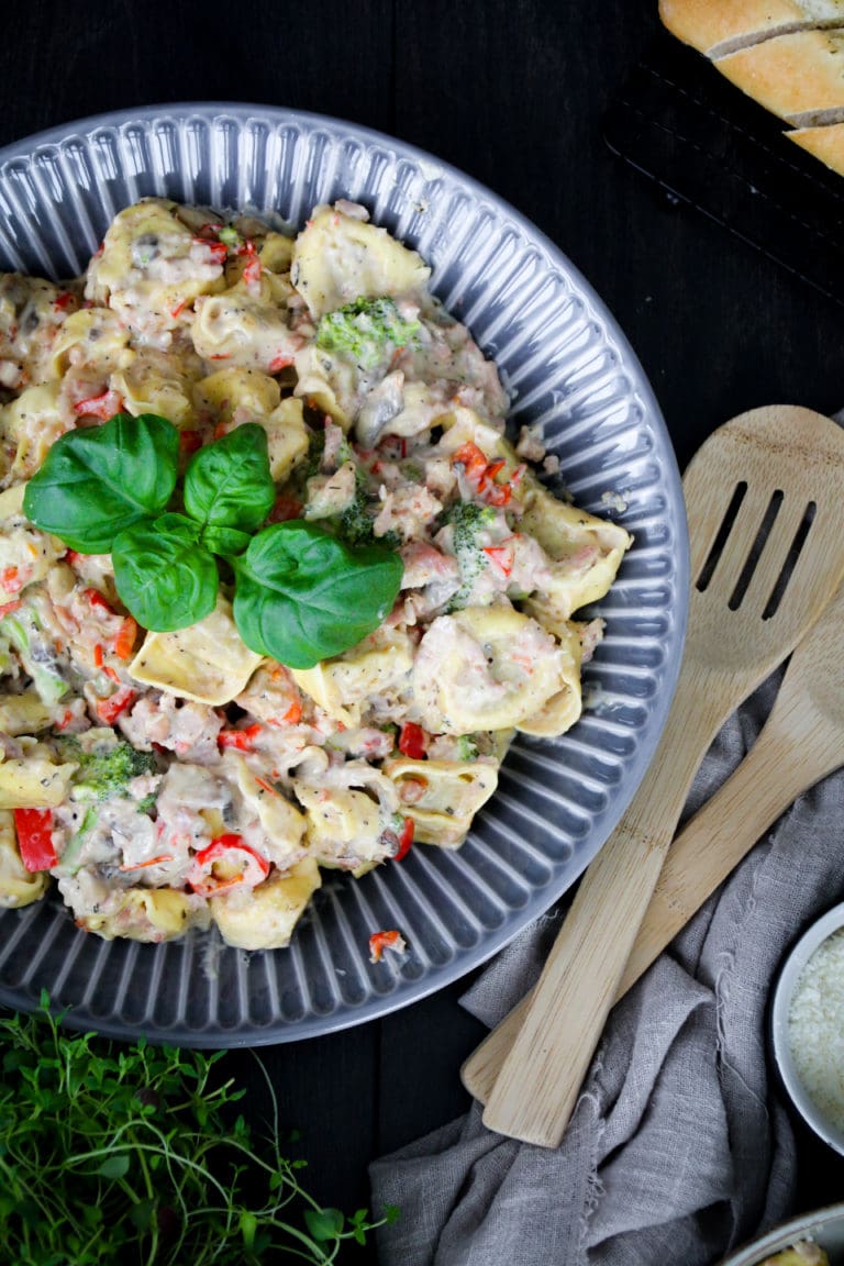 Dýrðlegt rjómapasta með beikon, skinku, sveppum og brokkóli